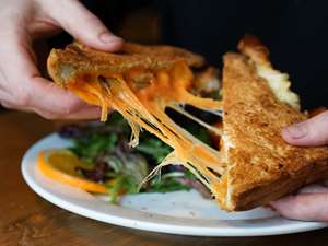 WEEKDAY BRUNCH FEATURES - Insomnia Restaurant & Lounge, Toronto, ON